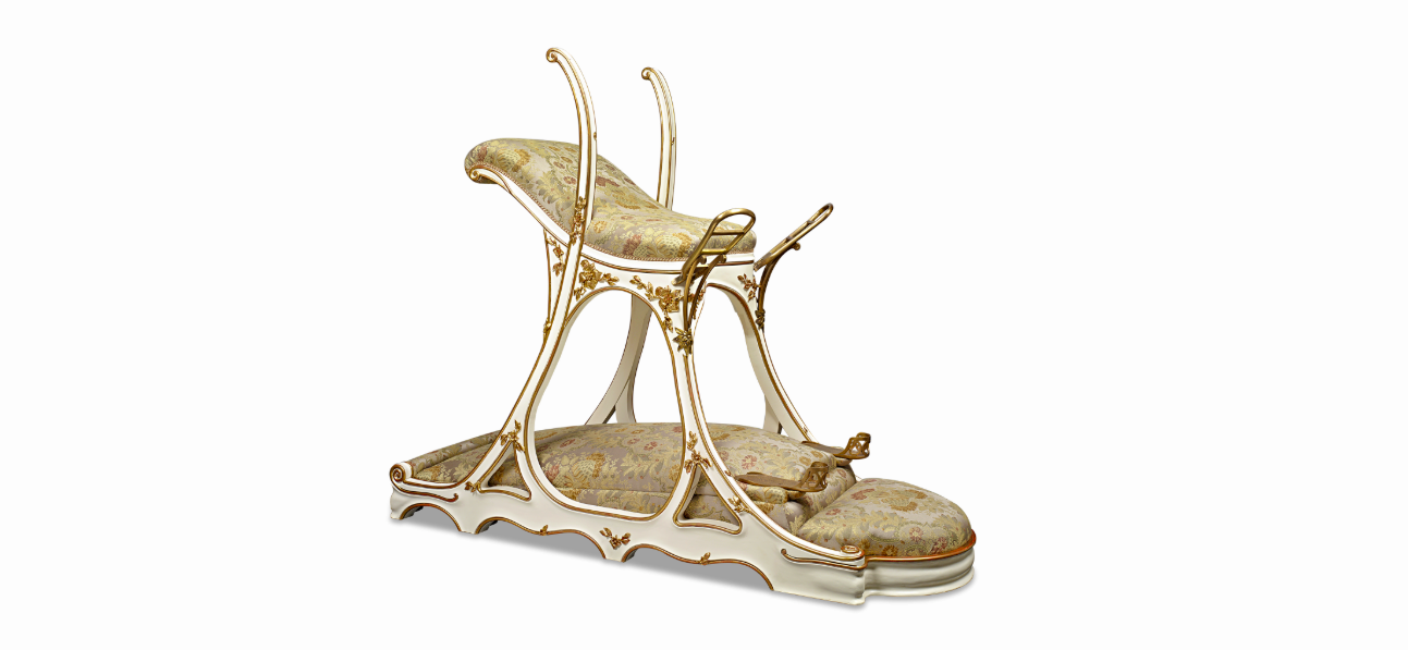 King Of England's Sex Chair Goes Up For Sale - Siège d'Amour Love Chair