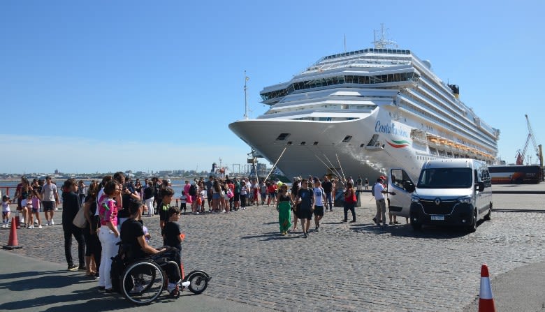 Crucero Costa Favolosa arribó al puerto de Montevideo con casi 4 mil ...