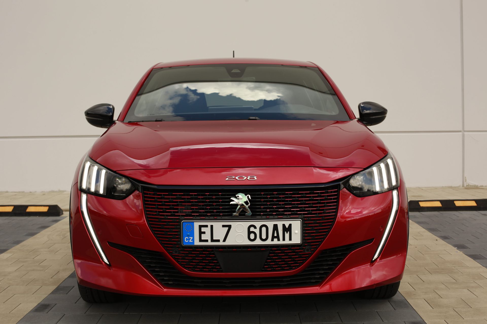 Články Test Peugeot E208