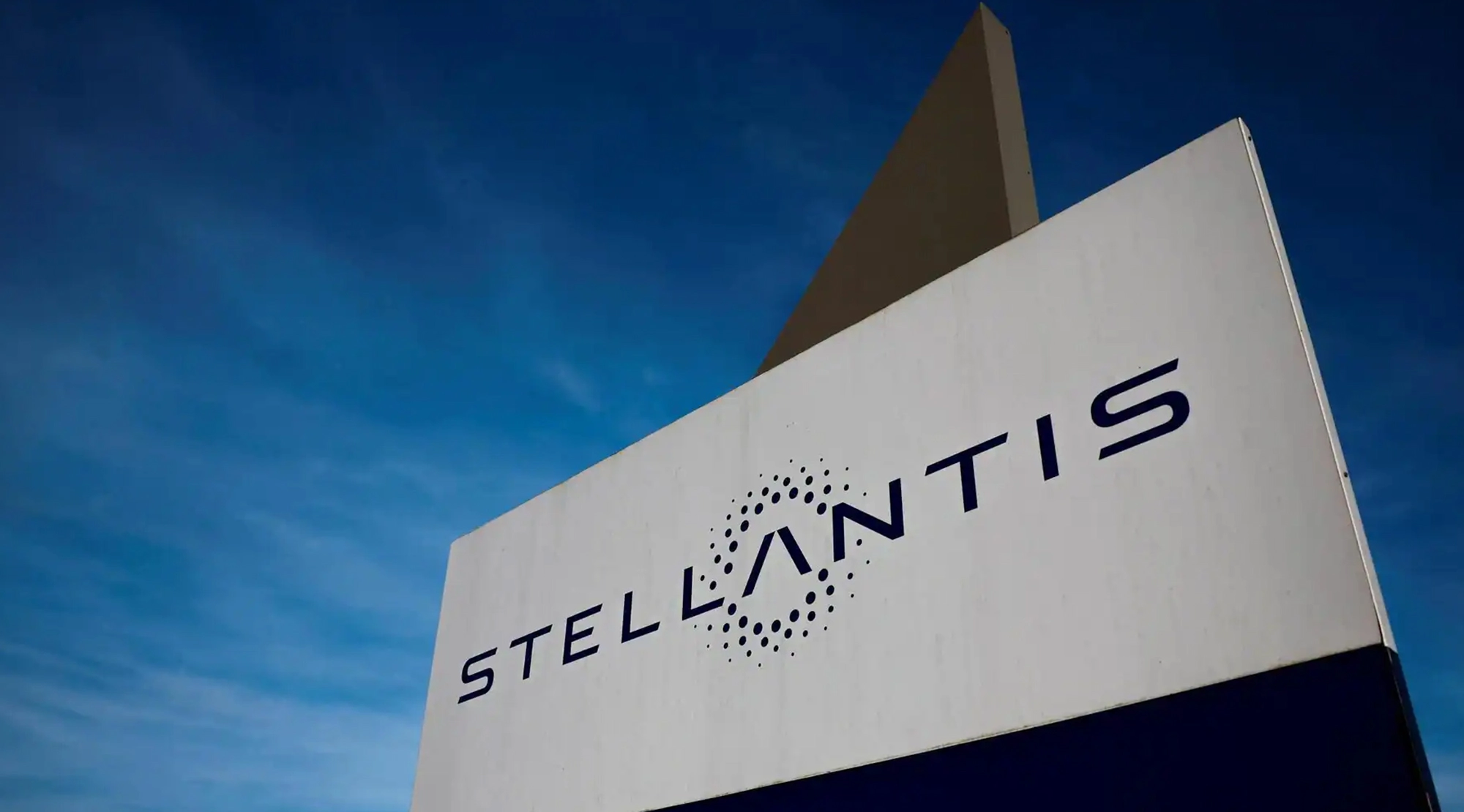 Stellantis Recalls 700,000 Cars Worldwide Over Fire Risk | AutoNext