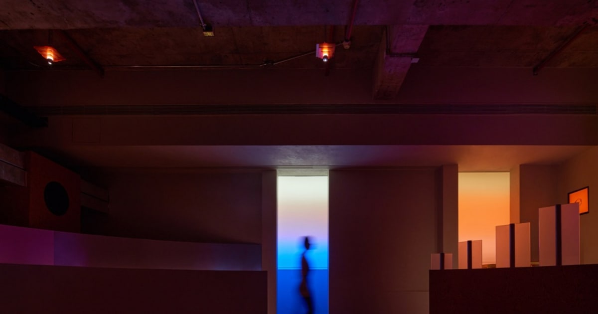 Modern Industrial Hallway with Concrete Floor | Feel Design