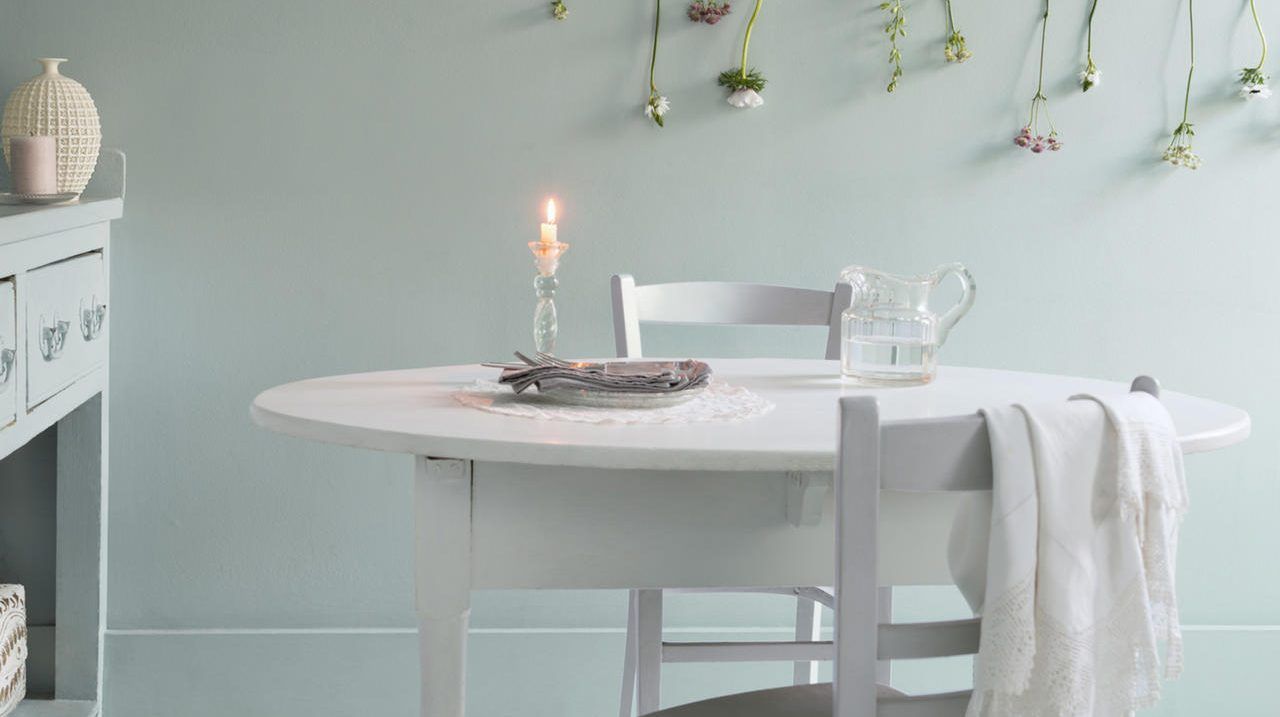 Inspire intimate dining with soft colours | Coral & Dulux Pa