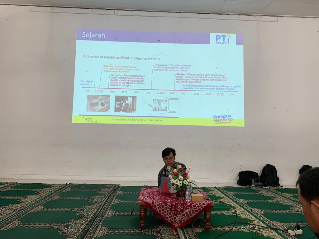 Sambut Tahun Ajaran Baru, Pendidikan Teknik Informatika UMS Bekali Guru ...