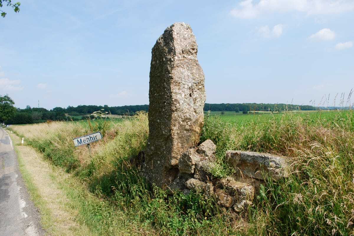 Randonnée autour du champ mégalithique de Wéris