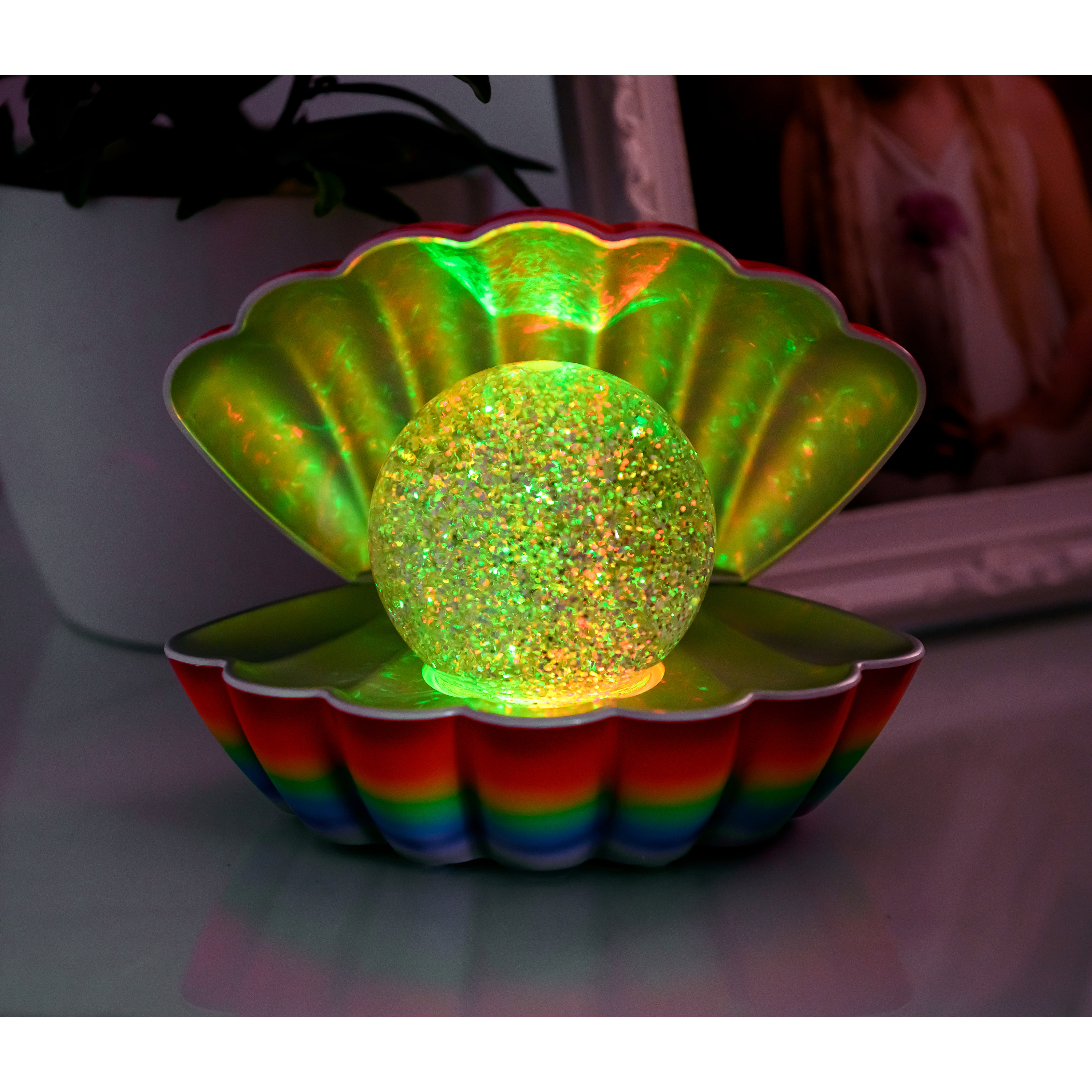 Rainbow - Colour Ch'ging LED Clam wt Glitter Pearl
