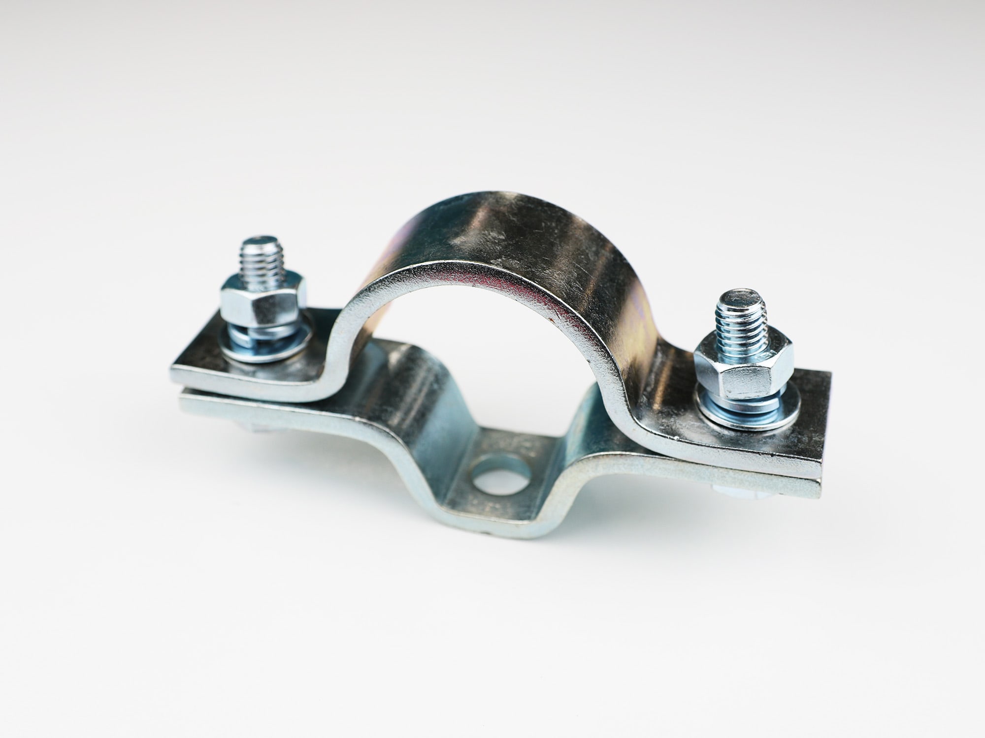 Doughty T30400 Universal Bracket for 48mm Pipe - M12 Hole Zinc