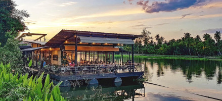 RIVA floating cafe - Event Banana