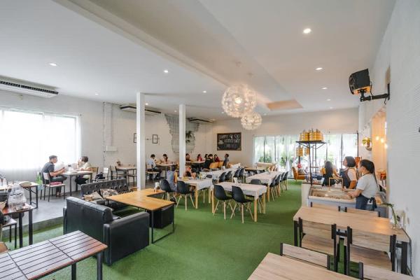 Gimmick Cafe & restaurant - Event Banana