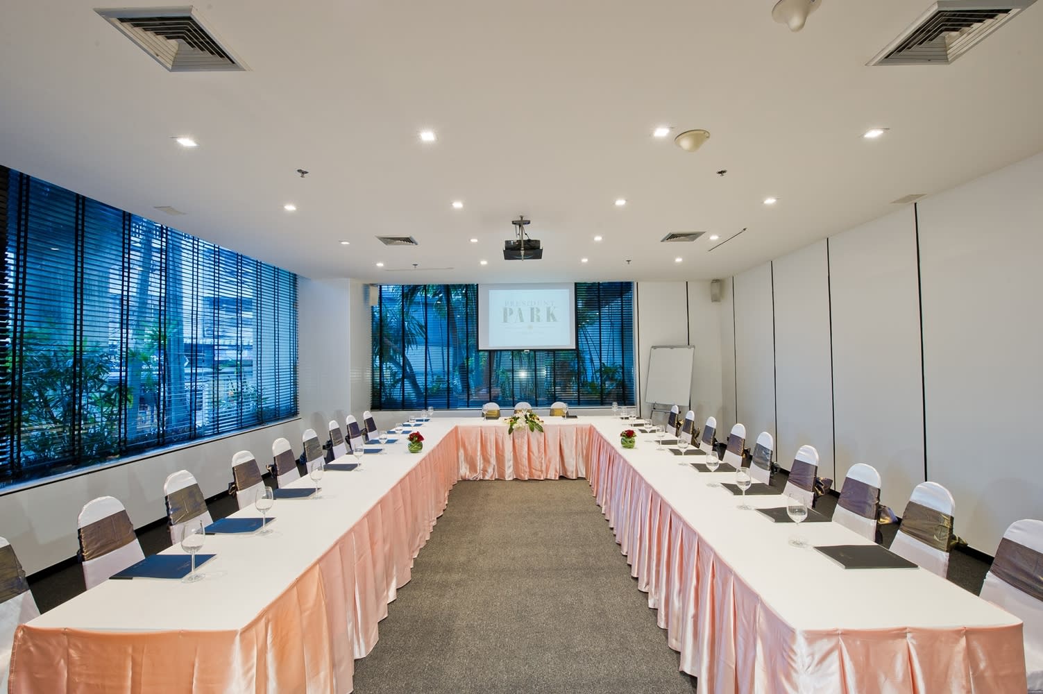 President Park, Sukhumvit Soi 24 - Event Banana