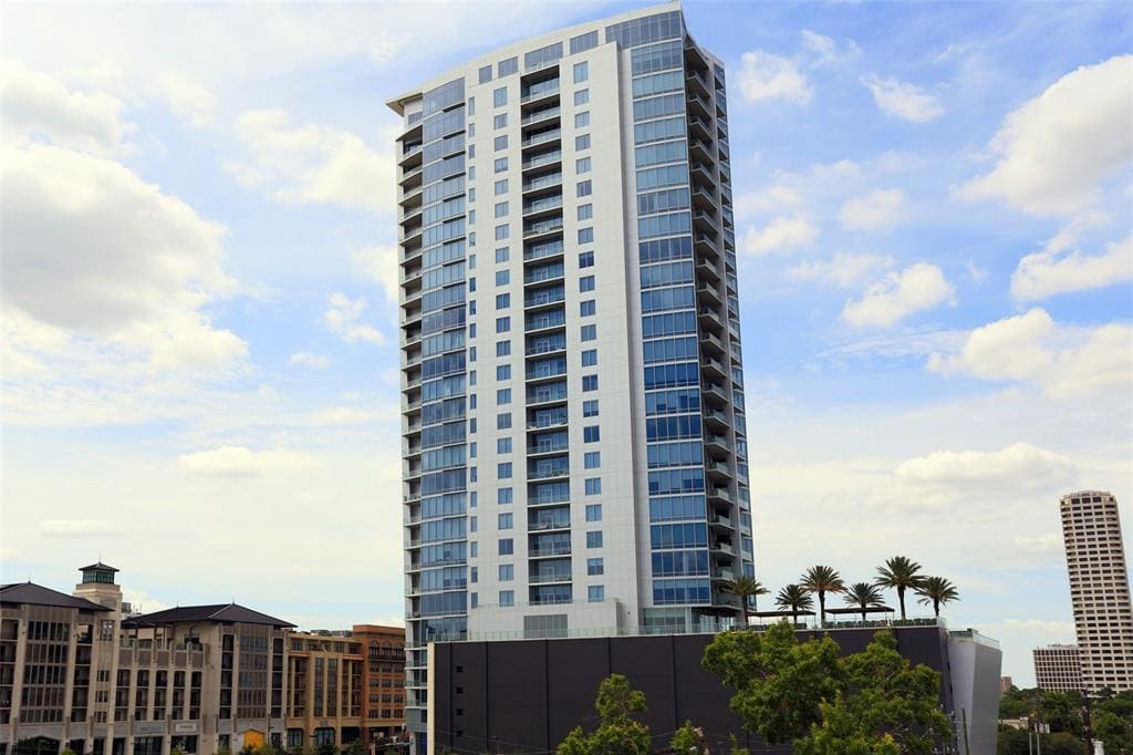 Houston's Upper Kirby High-Rise Penthouse