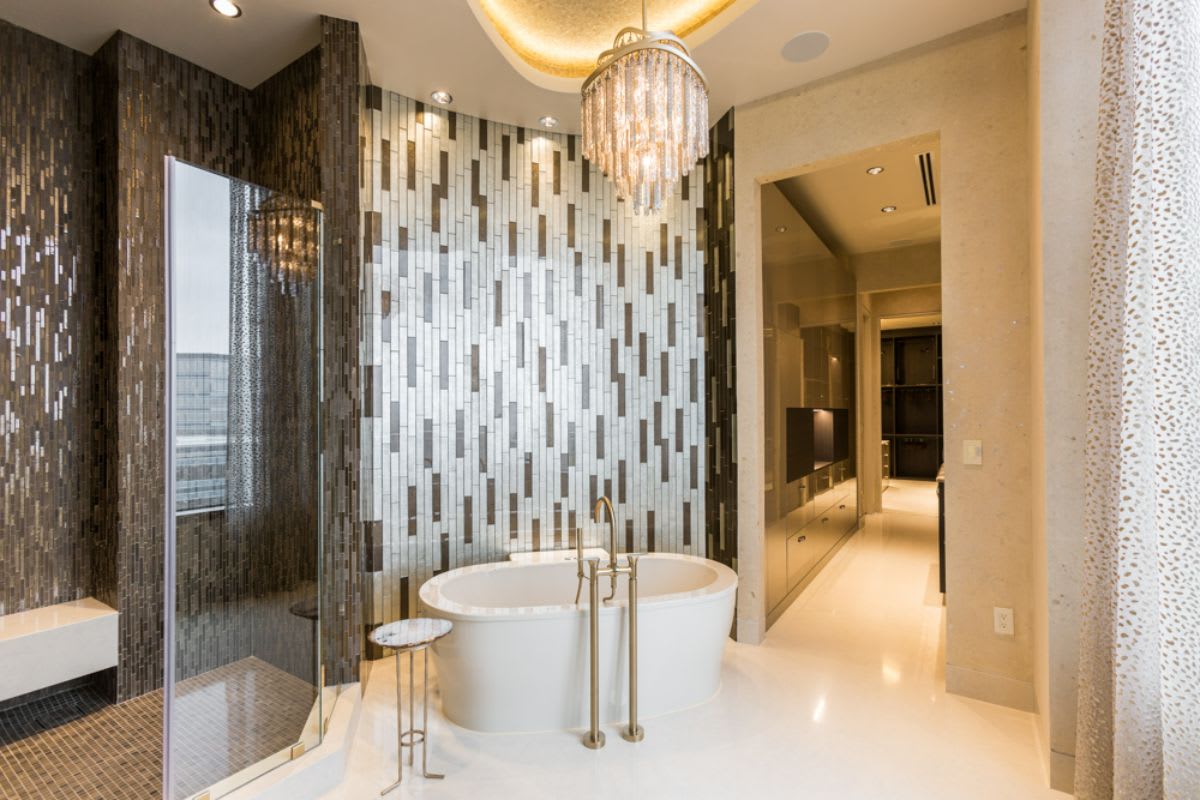 High-Rise Home in Astoria Houston | eggersmann