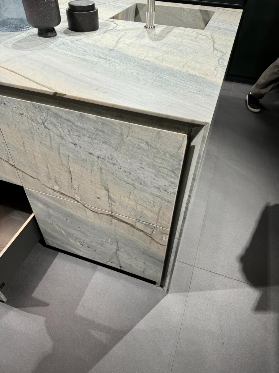 FRAME7: eggersmann' unique German Cabinetry New Edge