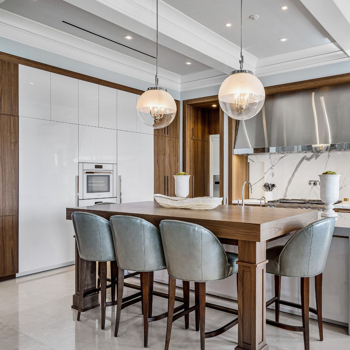 Luxury Transitional Kitchen Design