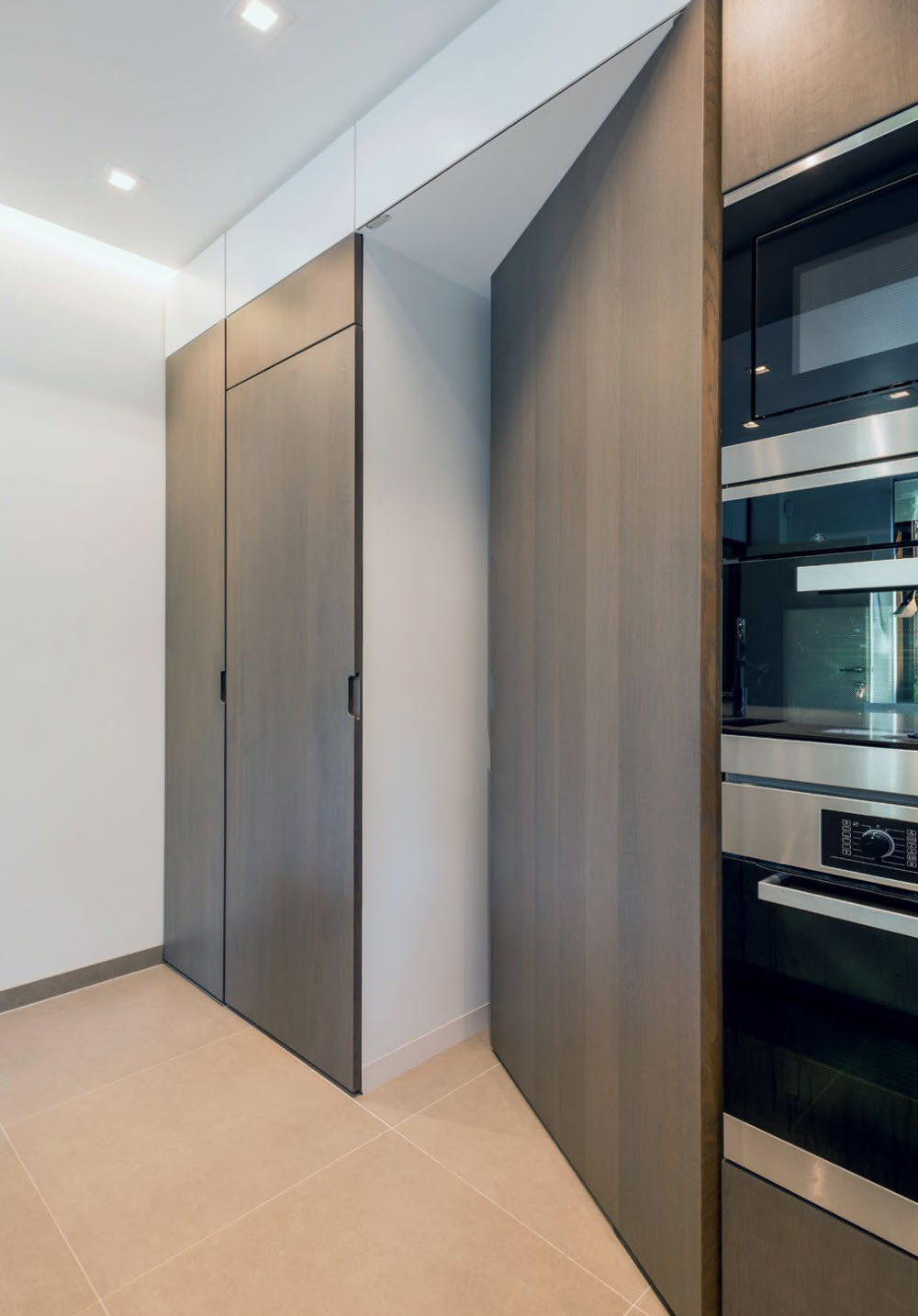 Secret Doors: Pivoting Entry - eggersmann Kitchens