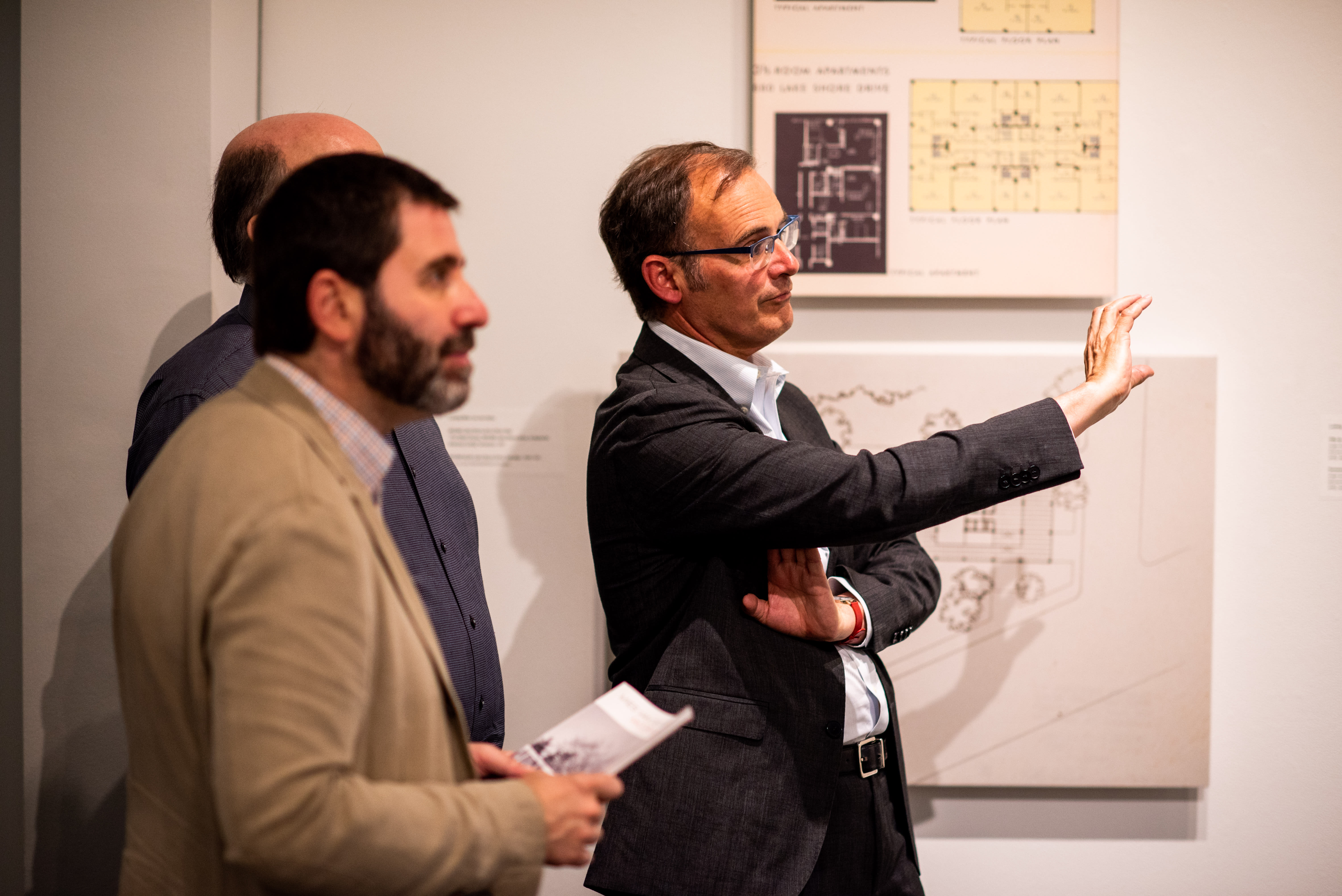Tours | Elmhurst Art Museum