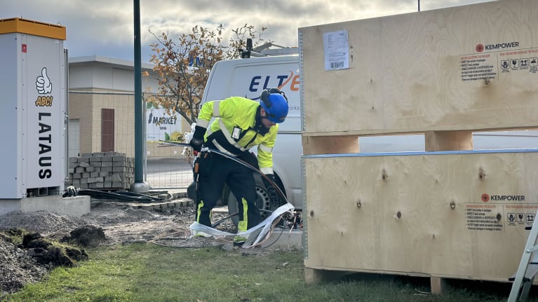 Eltel rakentaa S-ryhmän kauppapaikoille ABC-latausta - Eltelnetworks