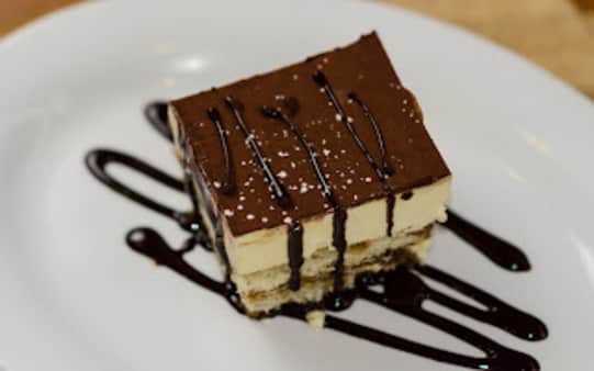 Order Bacci's Pizza & Pasta