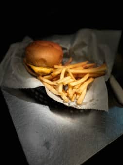 Order Drakes Steak & Ale