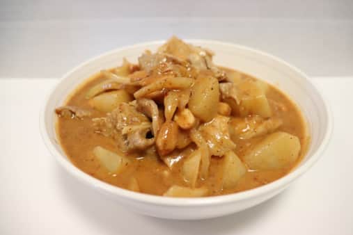 image of 25) Gaeng Mussamum