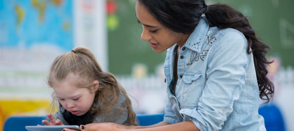 Hur blir man elevassistent?