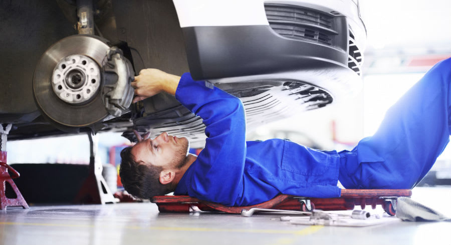How to Become an Auto Electrician