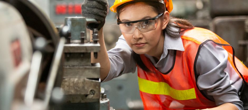 How To Become A CNC Machinist