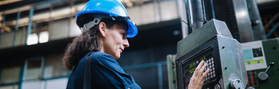 Formation opérateur de production : le guide carrière