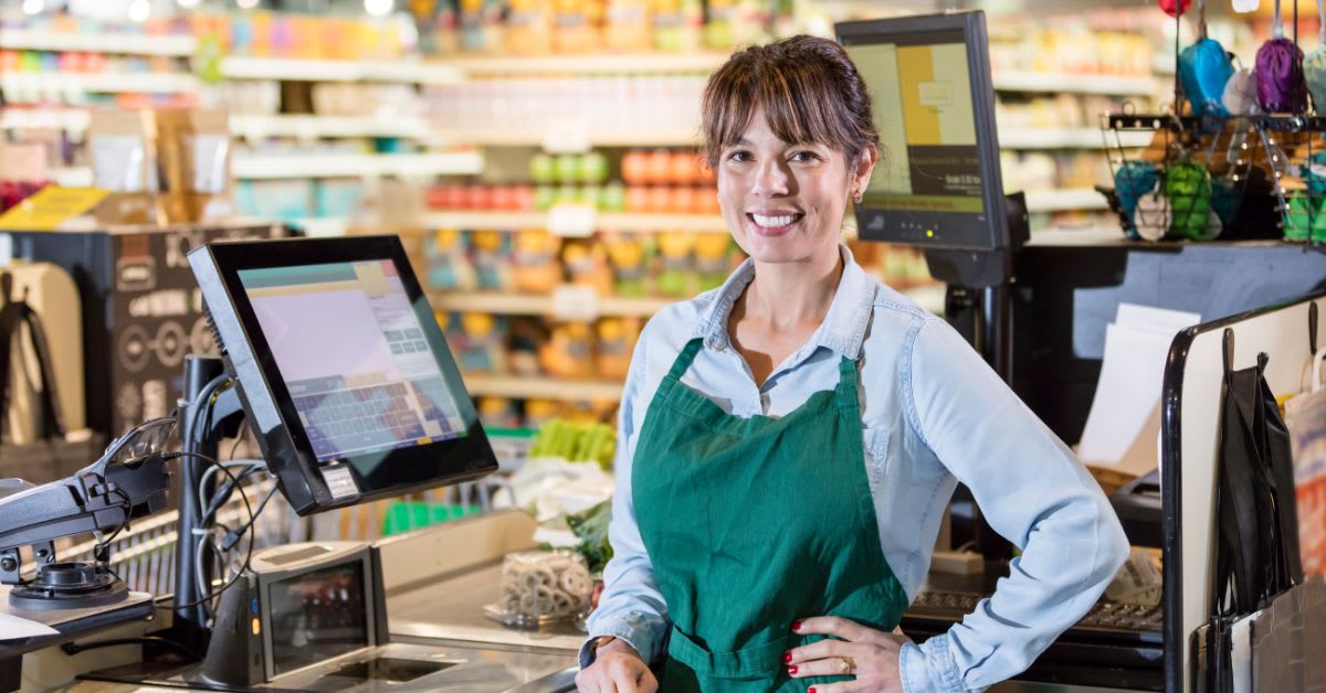 How to Become a Cashier