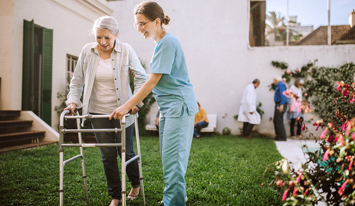 Slik blir du helsefagarbeider