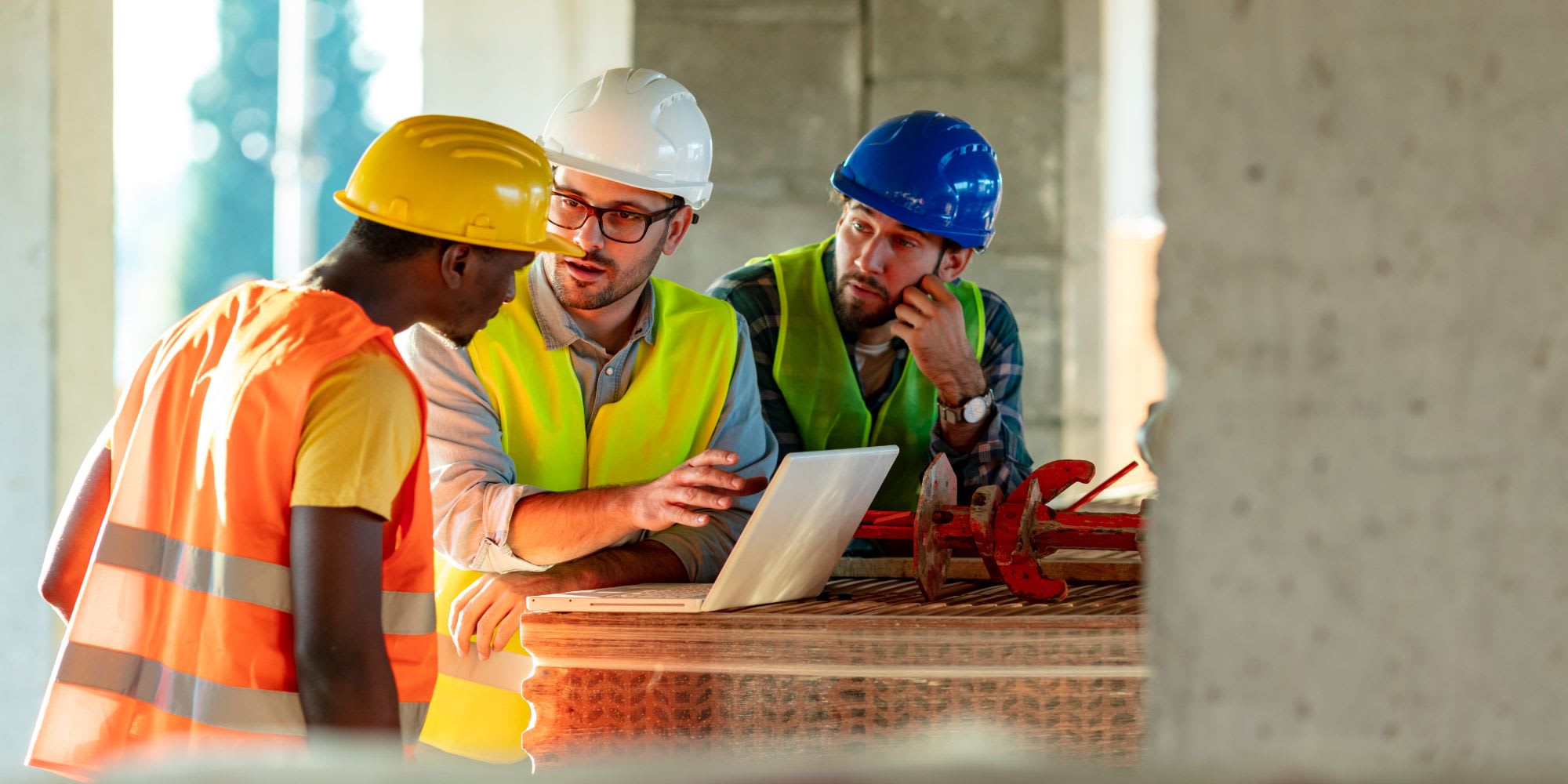 What You Need to Work in Construction in the UK