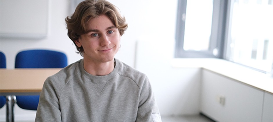 Ekonomieleven Alex: ”Mina lärare är duktiga och motiverande”