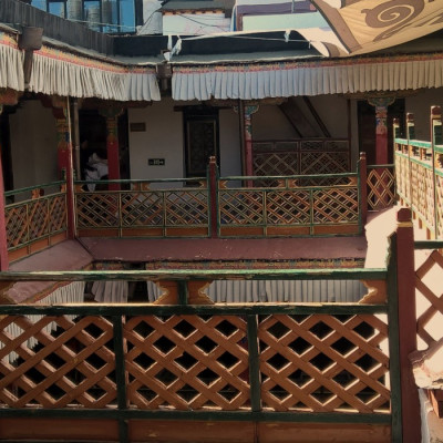 Yabshi Phunkhang - Enchanting Travels