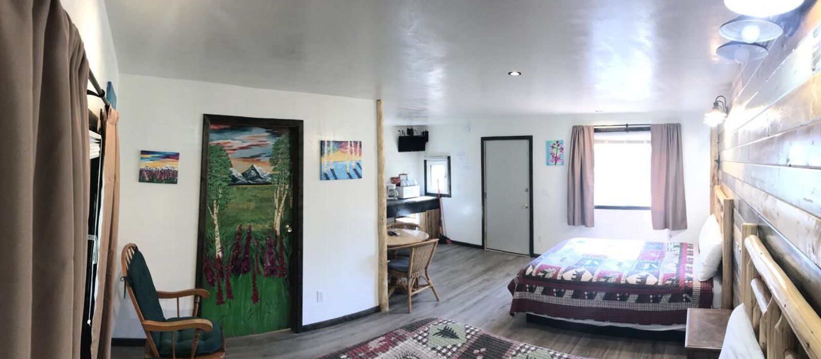 Fox 'n Fireweed Cabins Hotel in Alaska | ENCHANTING TRAVELS