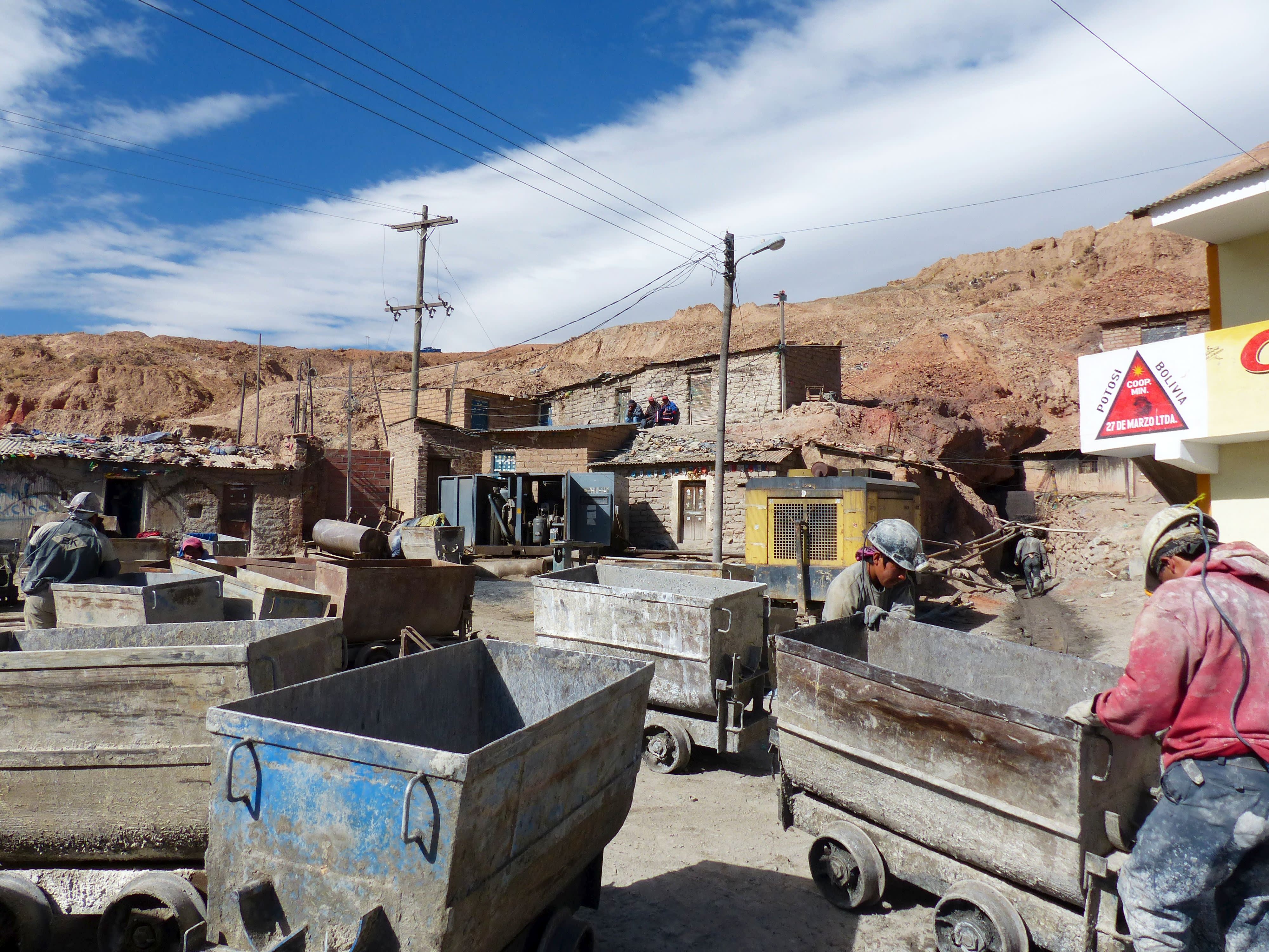 Koka und Kumpel im Cerro Rico - Bericht| Enchanting Travels