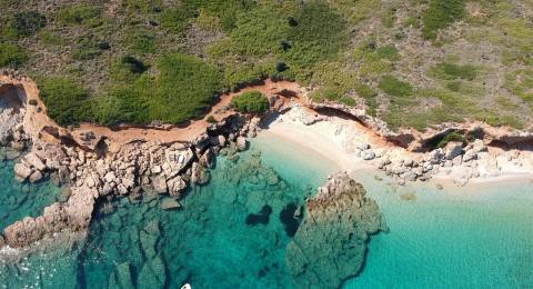 About Us - Travelopia