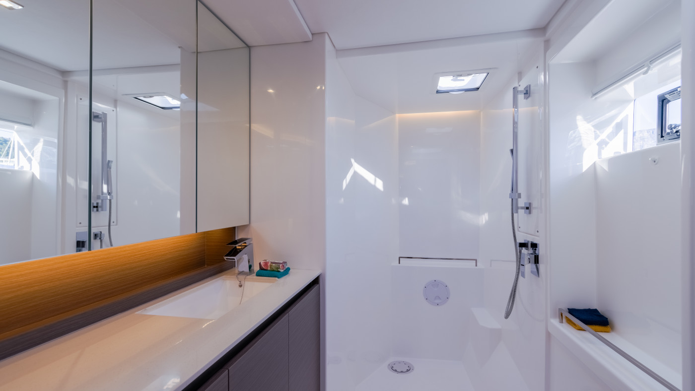 Moorings 5000 - 5 Cabin Catamaran | The Moorings