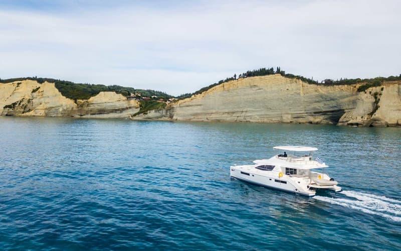 What Qualifications Do I Need to Captain a Power Yacht?