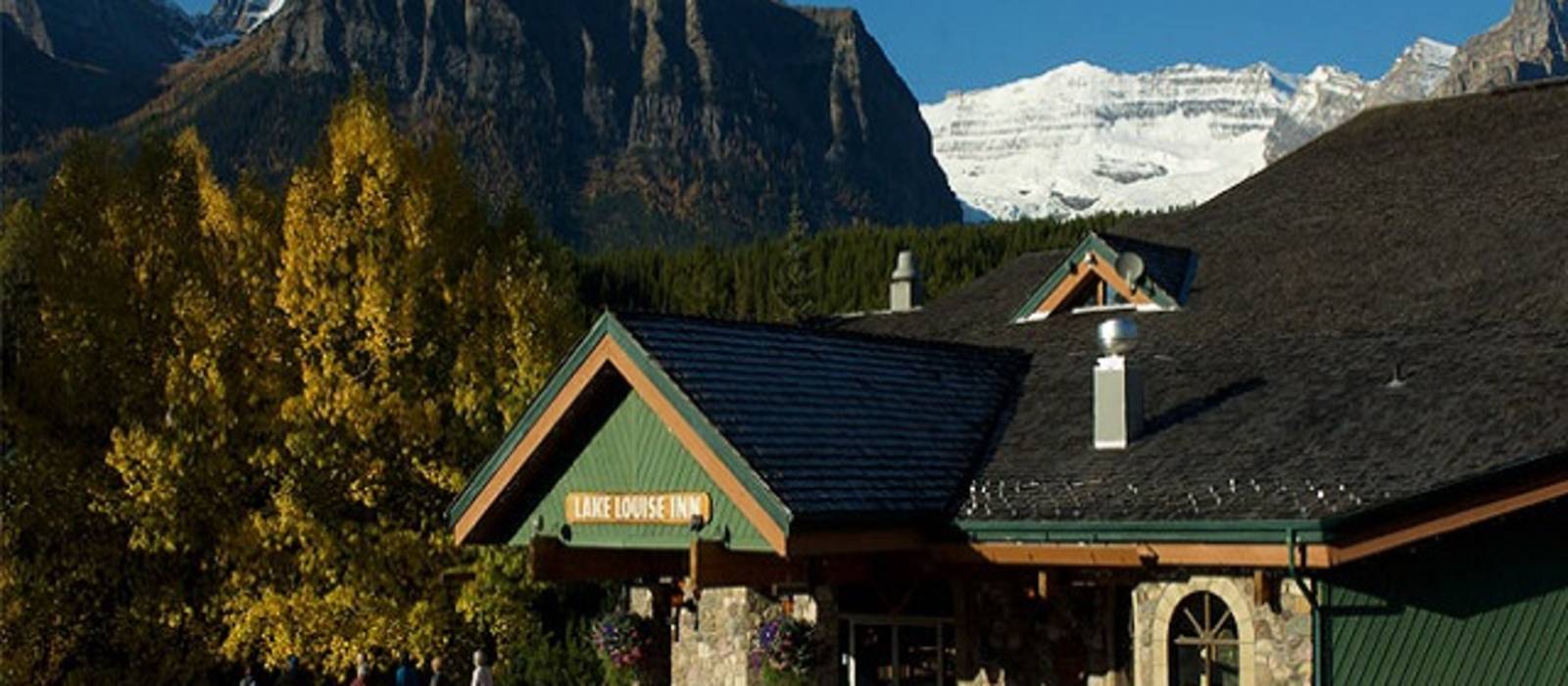 Lake Louise Inn Hotel in Canada | ENCHANTING TRAVELS