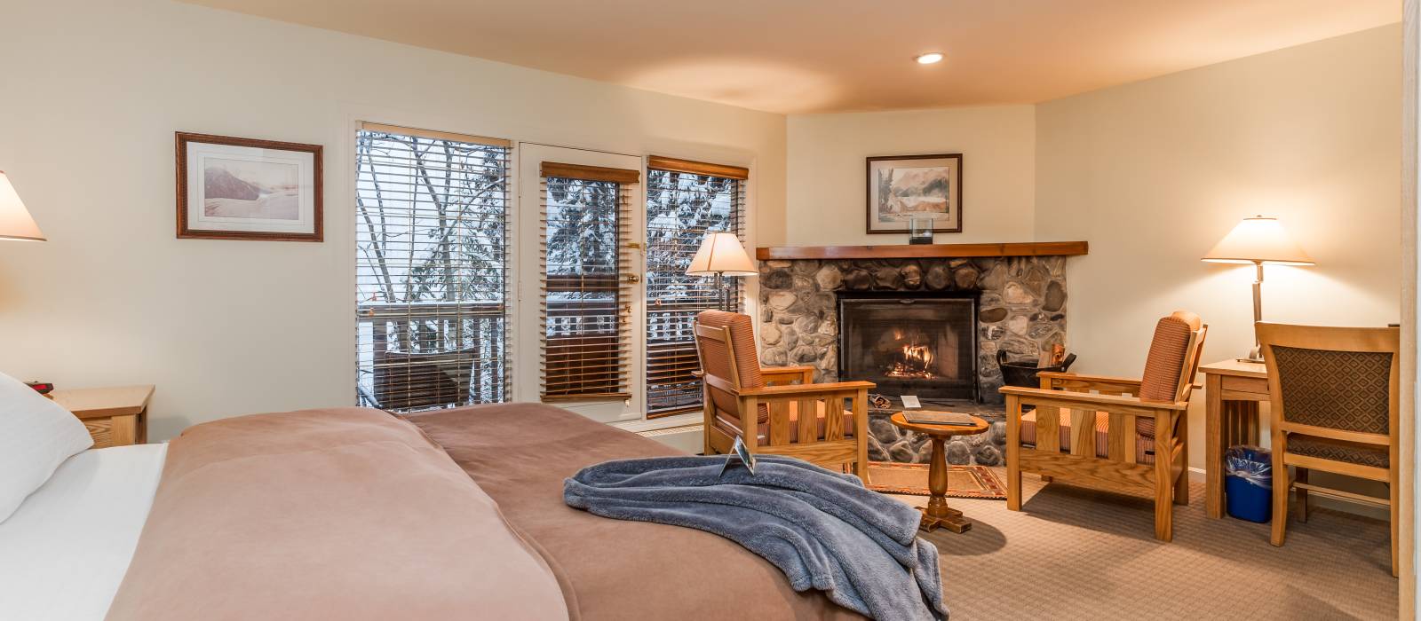 Emerald Lake Lodge Hotel in Canada | ENCHANTING TRAVELS