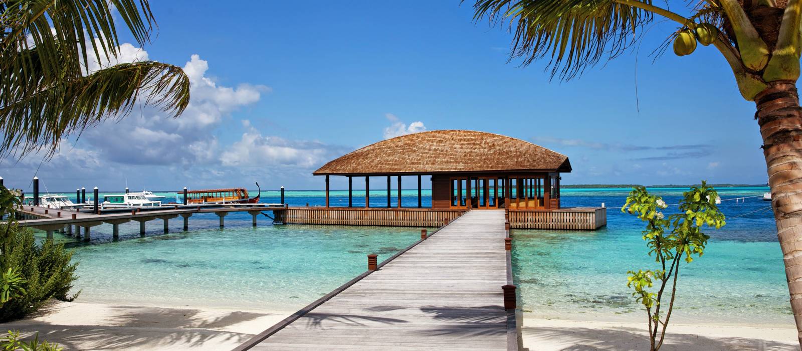 Hideaway Beach Resort & Spa Hotel in Maldives | ENCHANTING TRAVELS