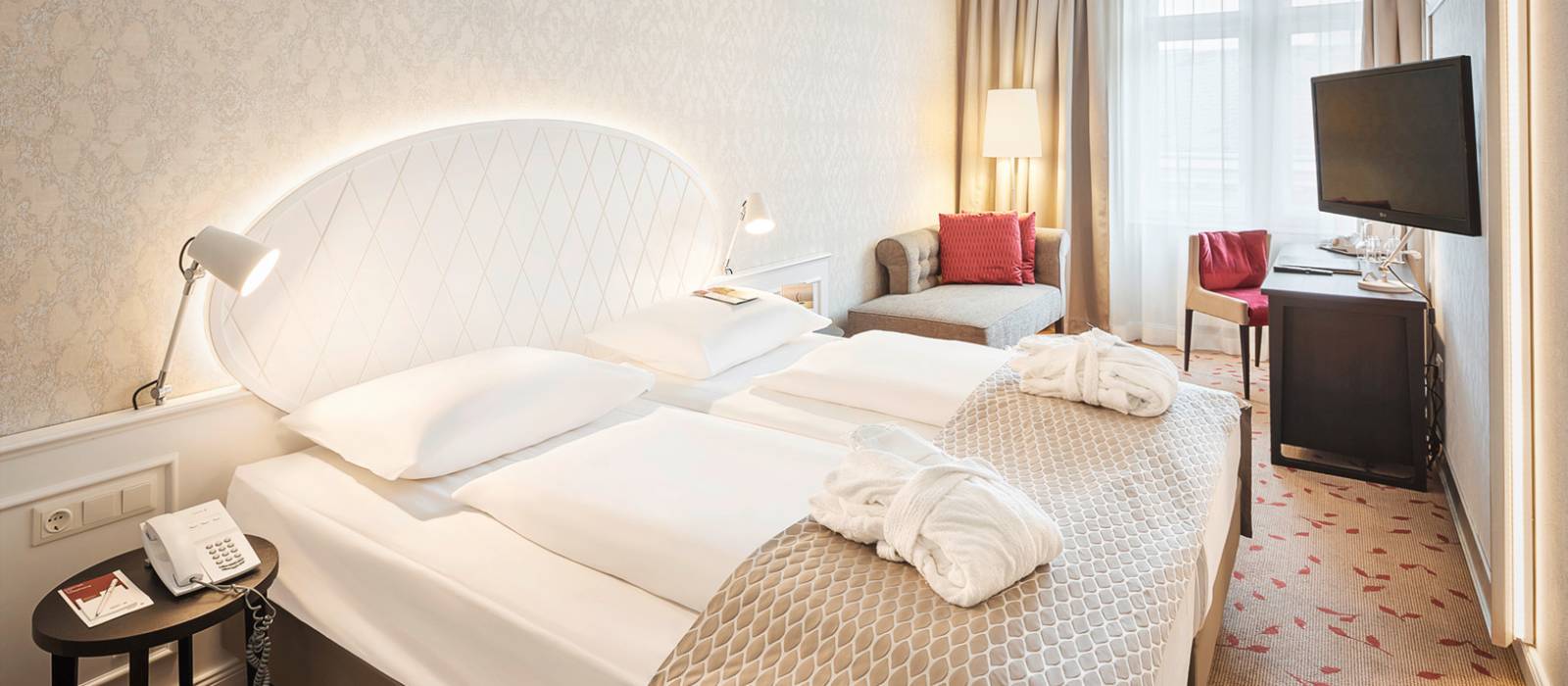 Rathauspark Hotel in European Cities | ENCHANTING TRAVELS