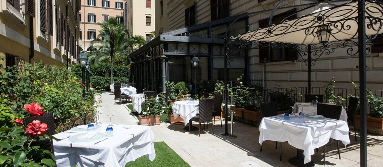 Omnia Rose Garden Palace Hotel in Italy | ENCHANTING TRAVELS