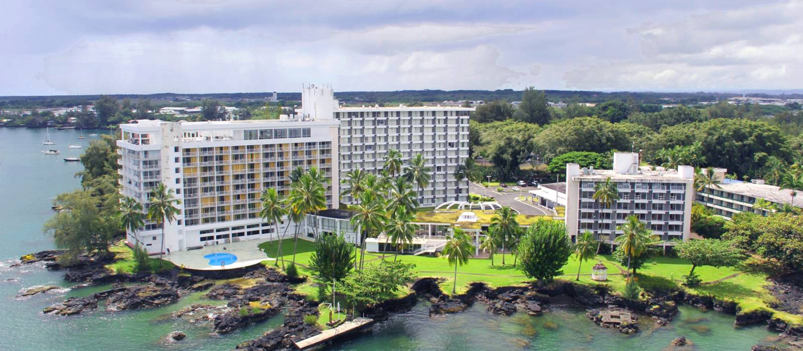 Grand Naniloa Hotel in Hawaii | ENCHANTING TRAVELS
