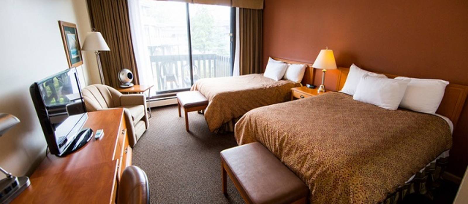 Jasper Inn & Suites Hotel in Canada | ENCHANTING TRAVELS