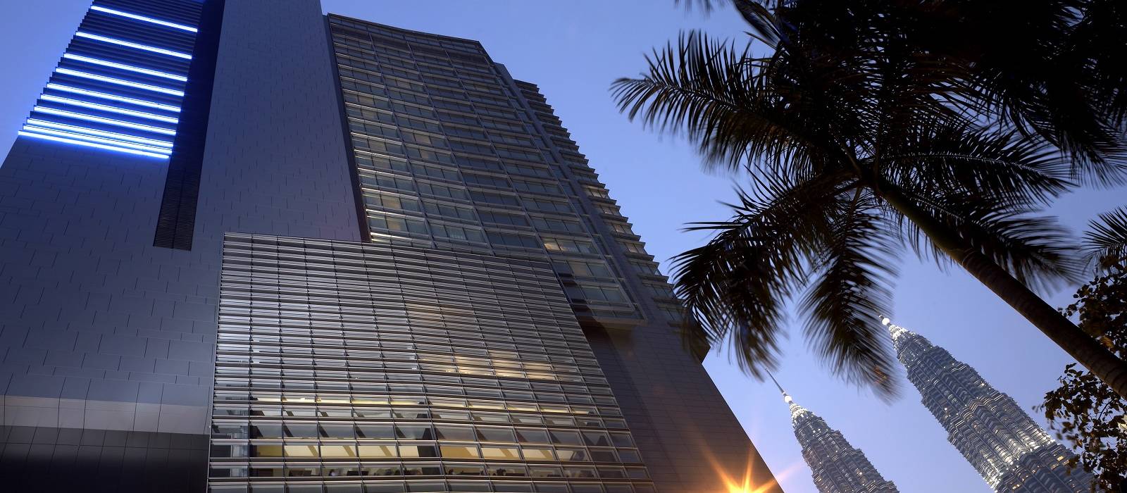 Traders Hotel | Enchanting Travels