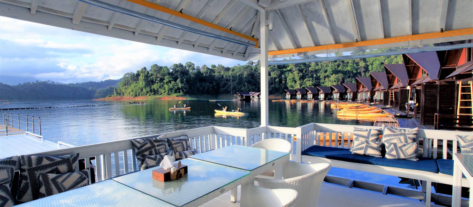 500 Rai Floating Resort Hotel in Thailand | ENCHANTING TRAVELS