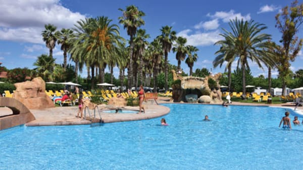 Nota: No se permite el uso de hinchables en la piscina.