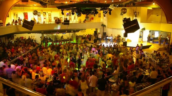 Camping met disco top 10 - Camping disco voor kids, tieners & volwassenen