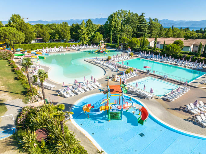 Camping Bella Italia en Peschiera, cerca del Lago de Garda | Eurocamp
