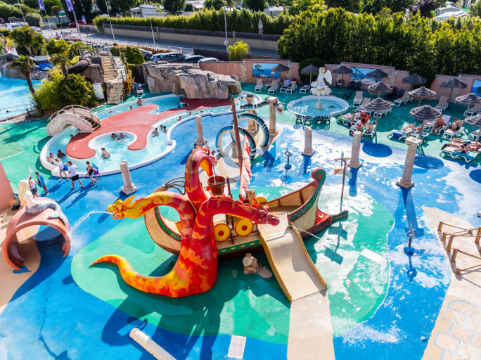 Accommodation is located across Clarys Plage and neighbouring Mouettes ...